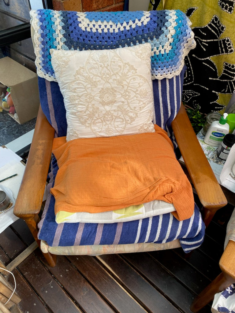 T21 Tessa set 3 X armchairs pair and 3 seater couch – Vintage Luxury